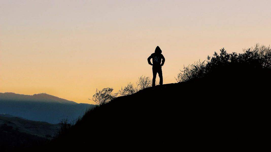 The Ultimate Beginner’s Guide When Hiking at Night