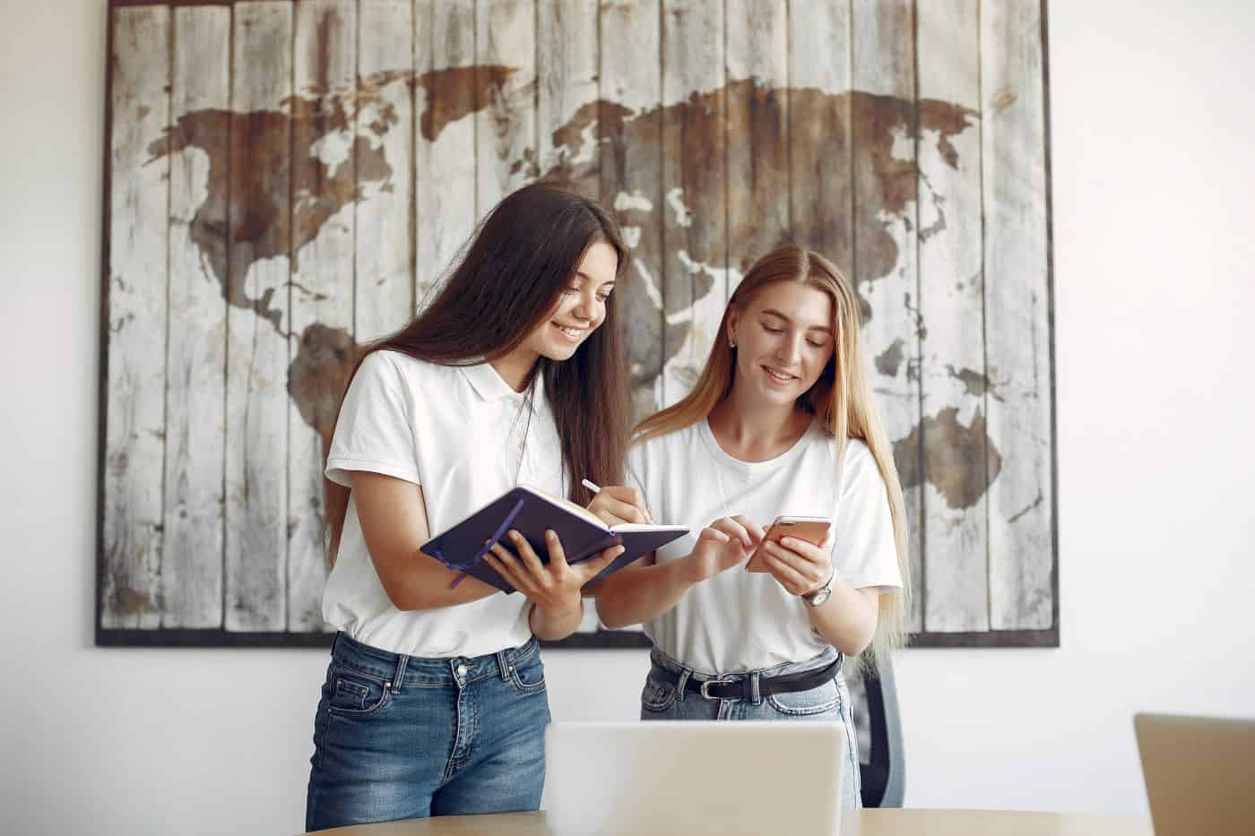 7 Tips To Combine Traveling And Studying - Mindful Travel Experiences